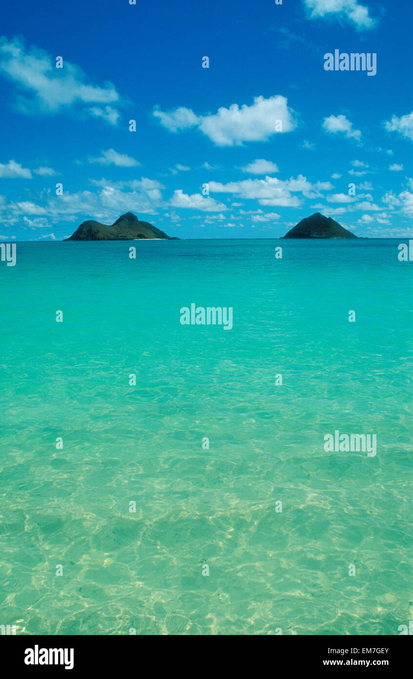 Hawaii, Oahu, Lanikai Beach, View Of Water, Sky, Clouds And Mokulua ...