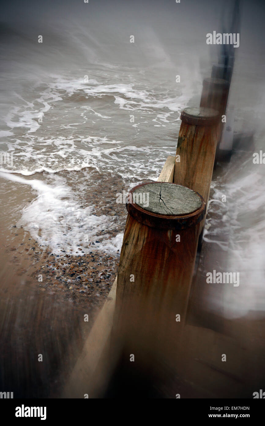 Ocean groynes hi-res stock photography and images - Alamy