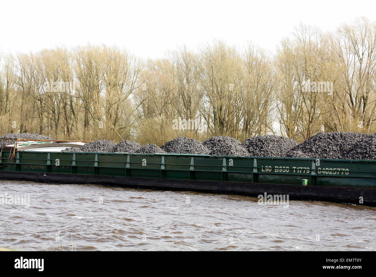 Coal boat hi-res stock photography and images - Alamy