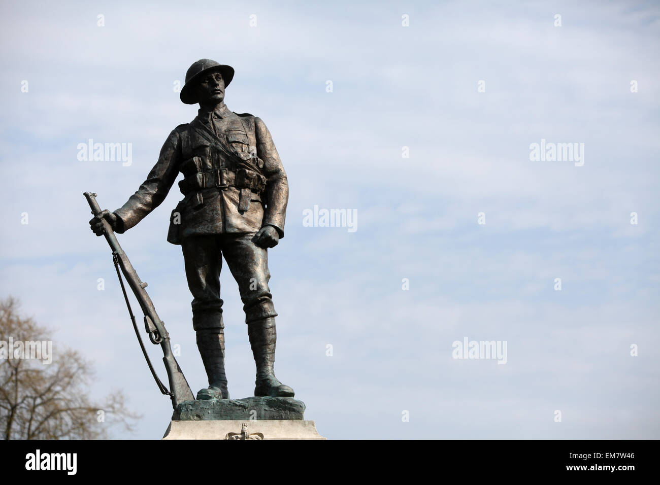 Winchester WW1 Rifleman statue, Kings Royal Rifle Corps Memorial ...