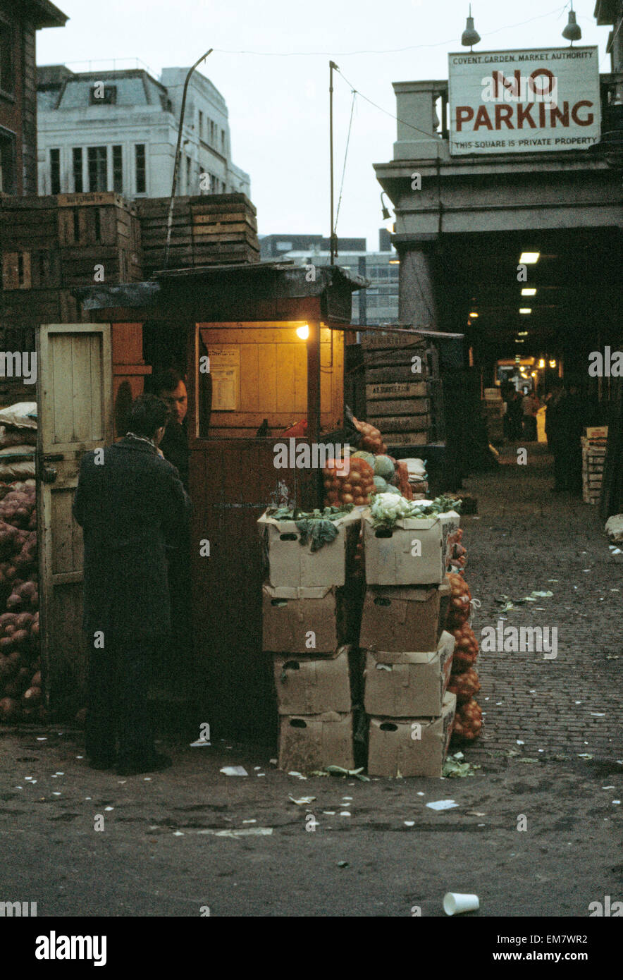 Covent garden market 1970s hi-res stock photography and images - Alamy
