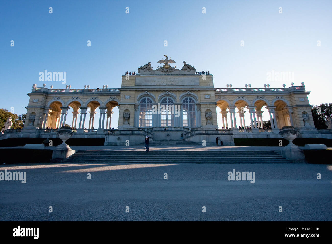 Gloriette at the top of the hill behind the Schonbrunn Palace, Vienna ...