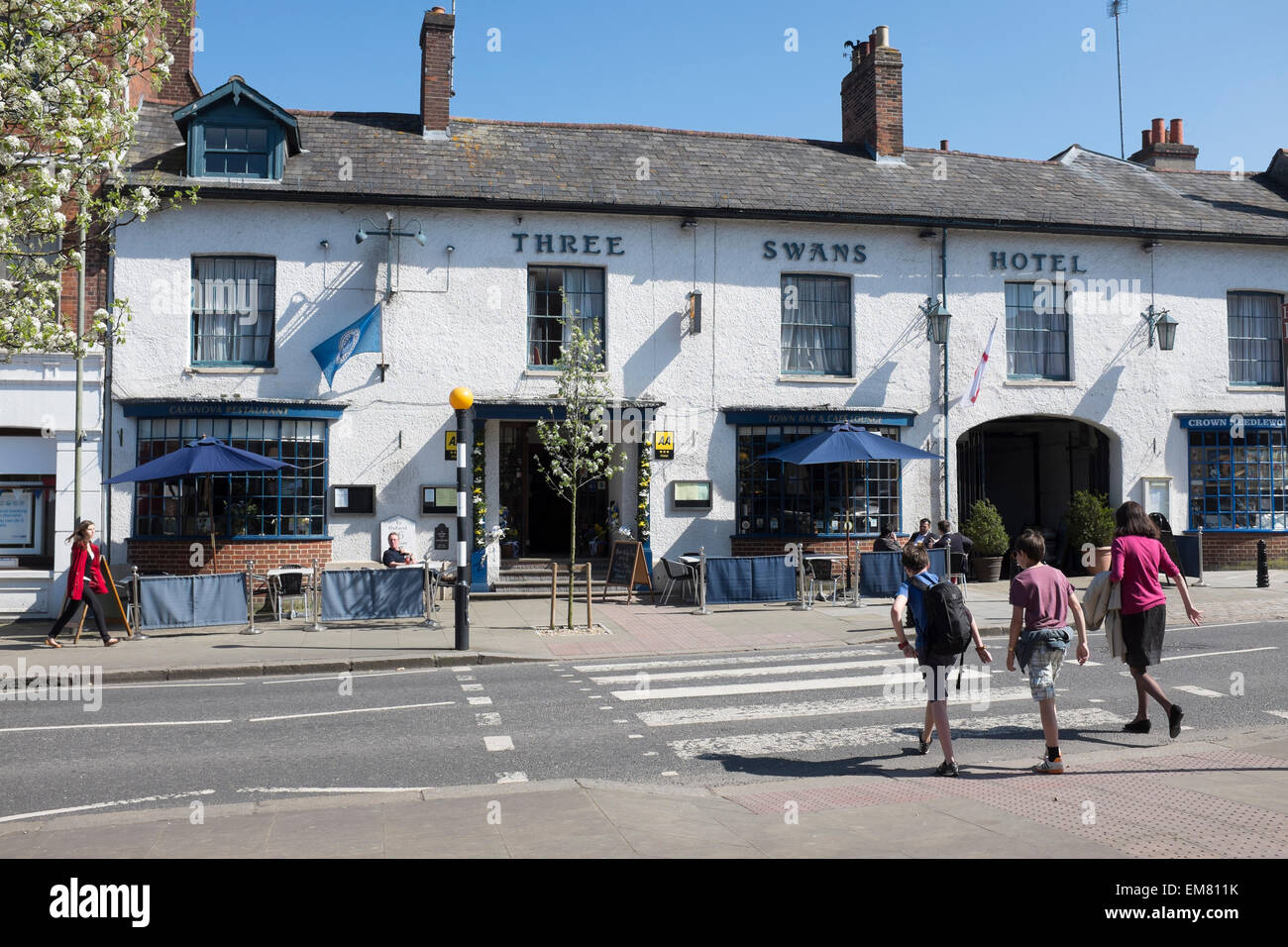 The Three Swans Hotel and Pub in Hungerford Stock Photo - Alamy
