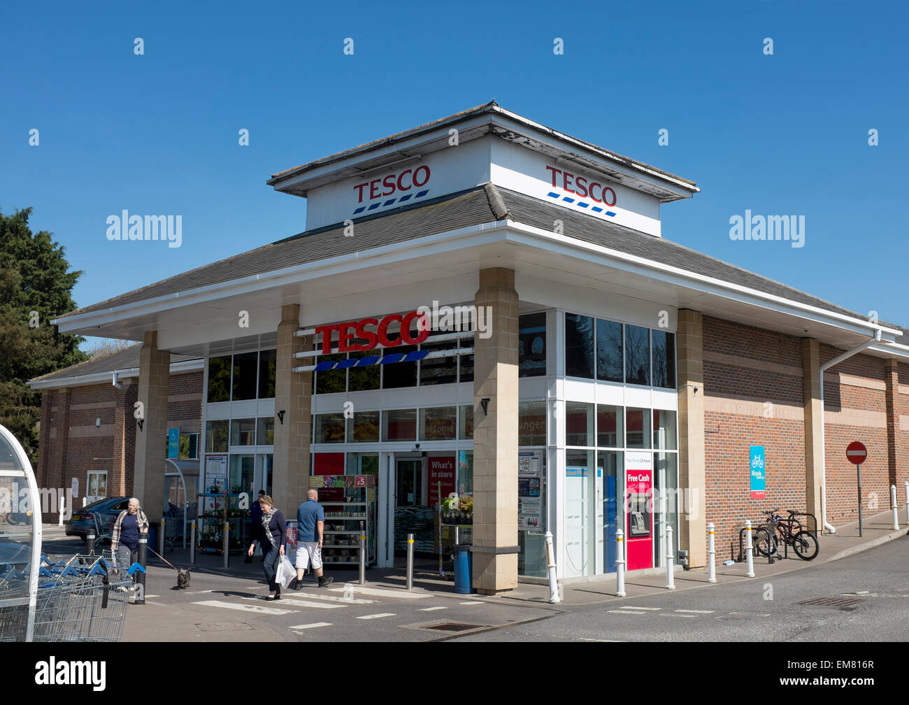 Tesco Town Centre Store High Resolution Stock Photography and Images ...