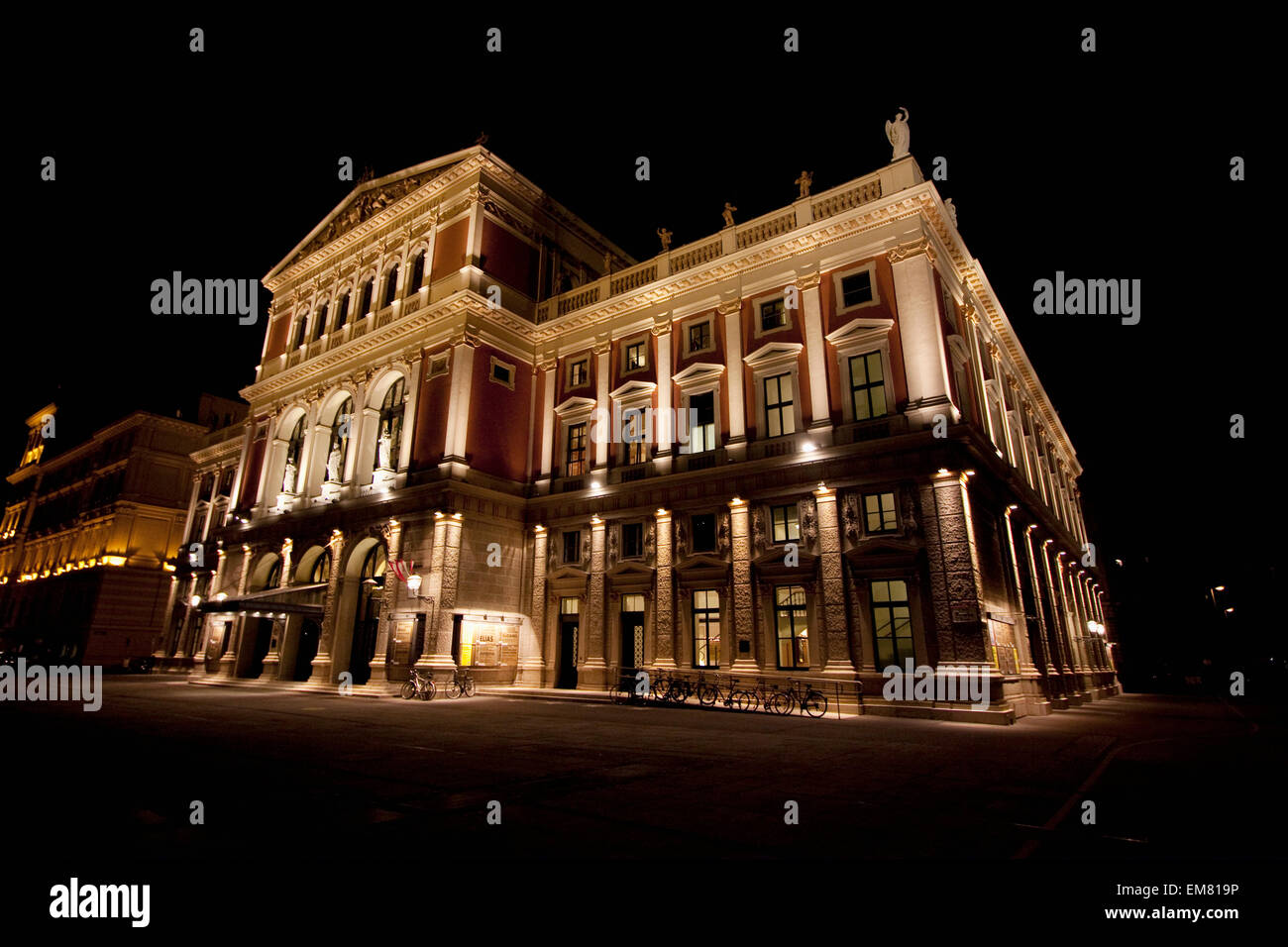 Musikverein concert hall at night, Vienna (Wien), Austria Stock Photo ...