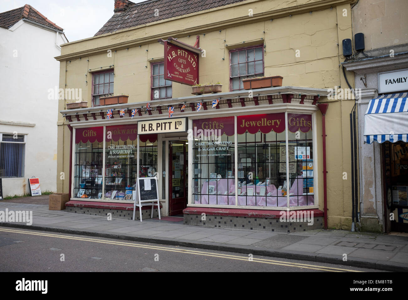 Trowbridge town centre hi-res stock photography and images - Alamy