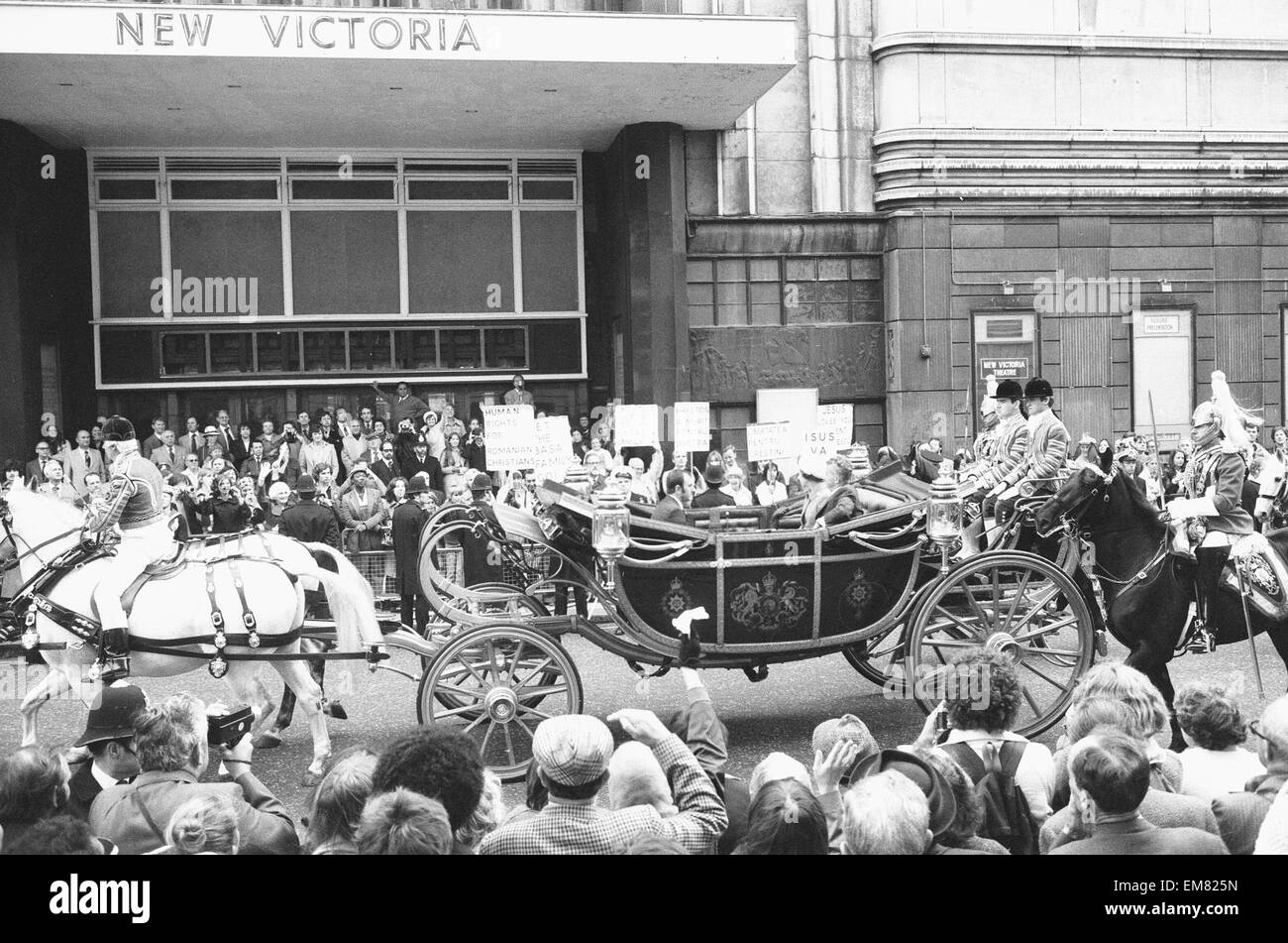 The coach carrying Queen Elizabeth II and President Nicolae Ceausescu ...