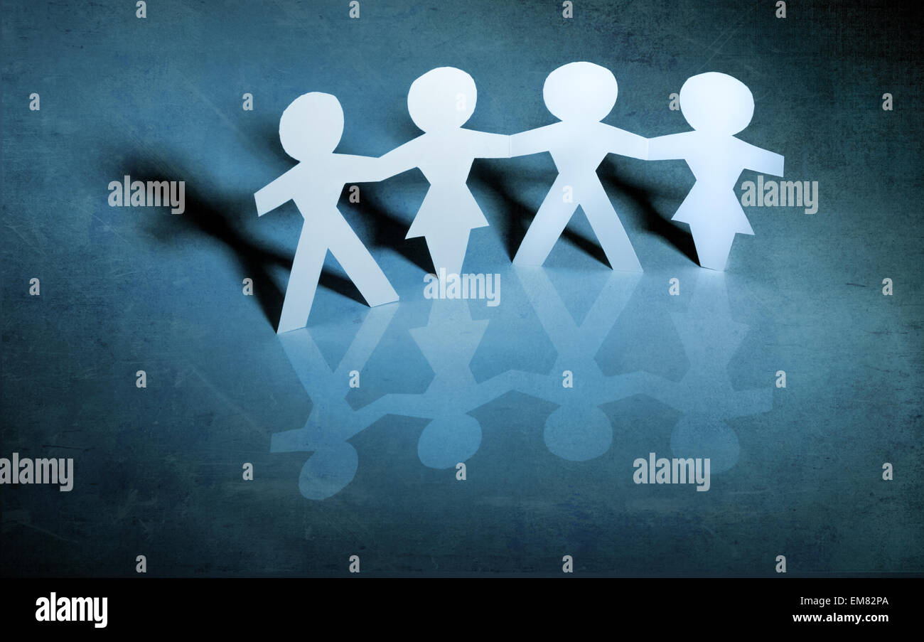 Paper chain hi-res stock photography and images - Alamy