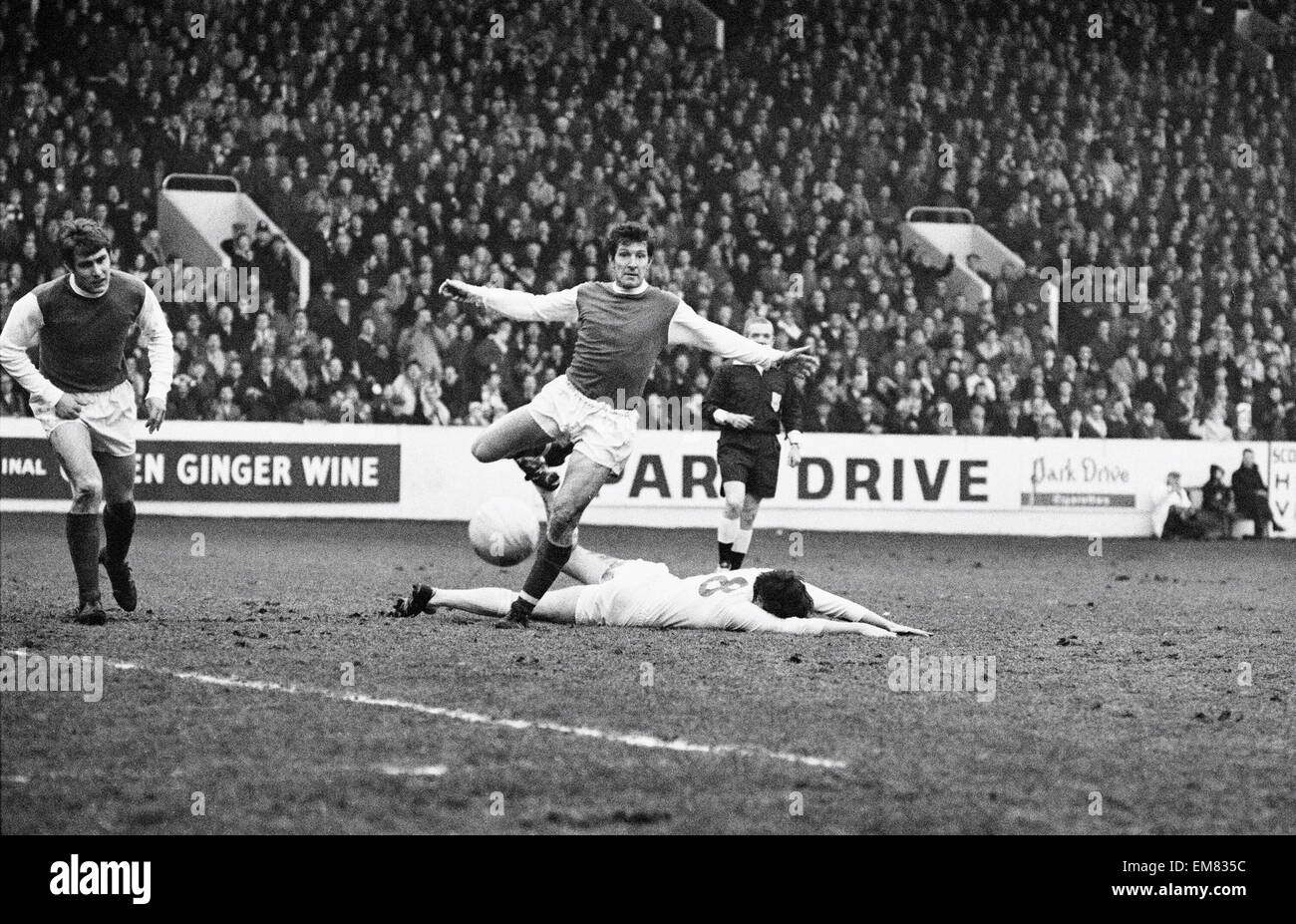 Play round 1 Black and White Stock Photos & Images - Alamy