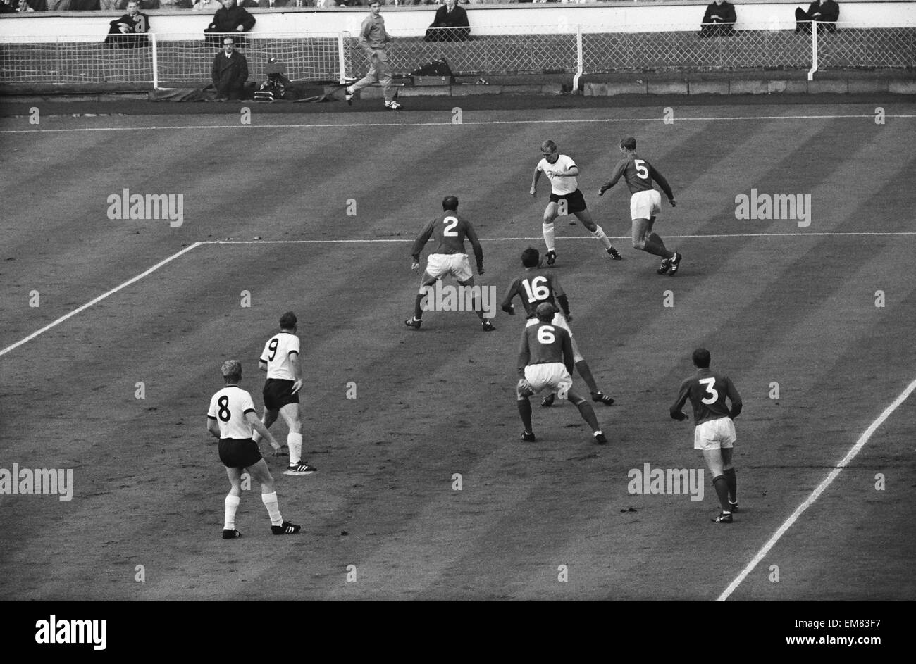 1966 world cup ball hi-res stock photography and images - Alamy