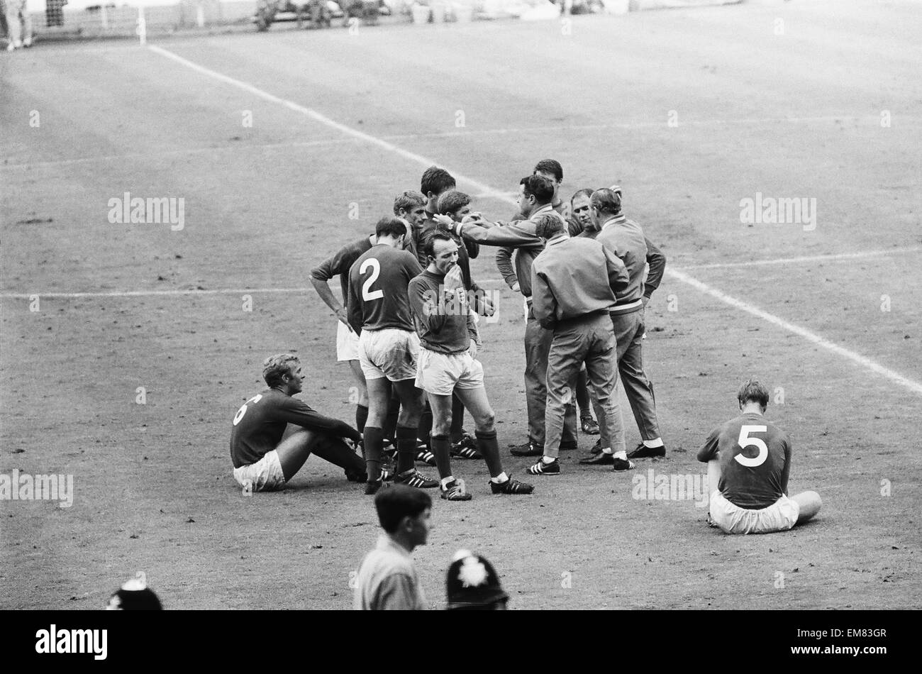 1966 world cup final bobby moore hi-res stock photography and images ...