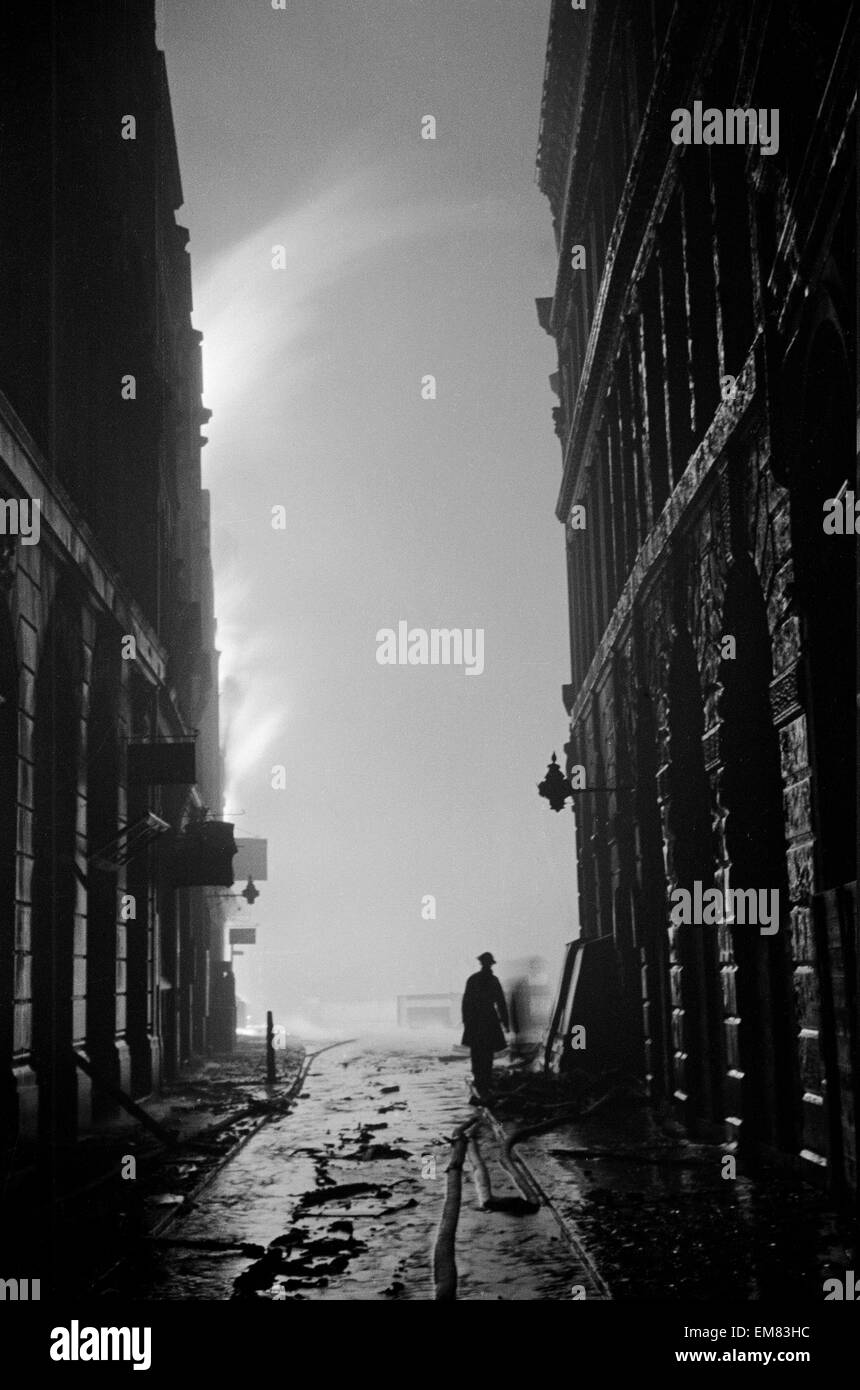 1940 london ww2 blitz bombing hi-res stock photography and images - Alamy