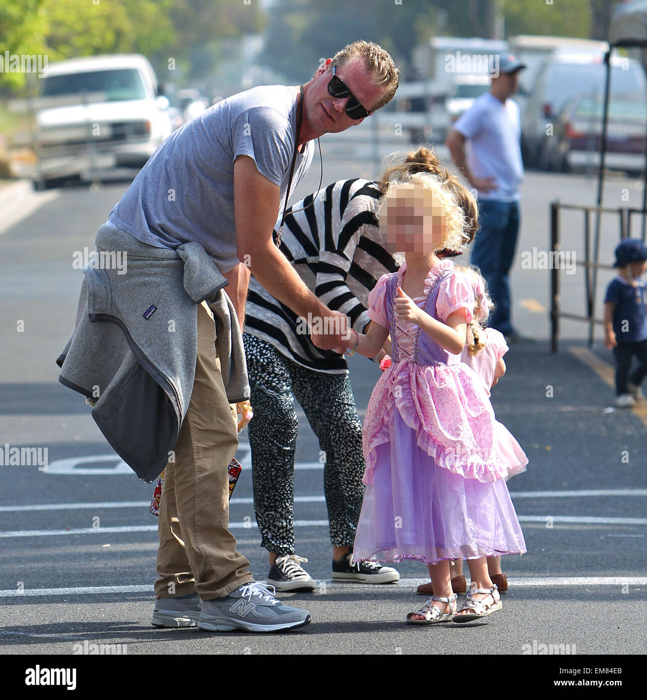 Eric Dane and Rebecca Gayheart take their daughters, Billie and Georgia ...