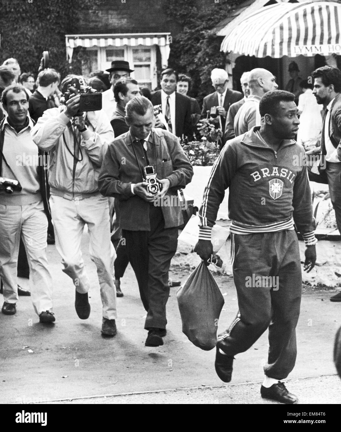 World cup 1966 pele hi-res stock photography and images - Alamy