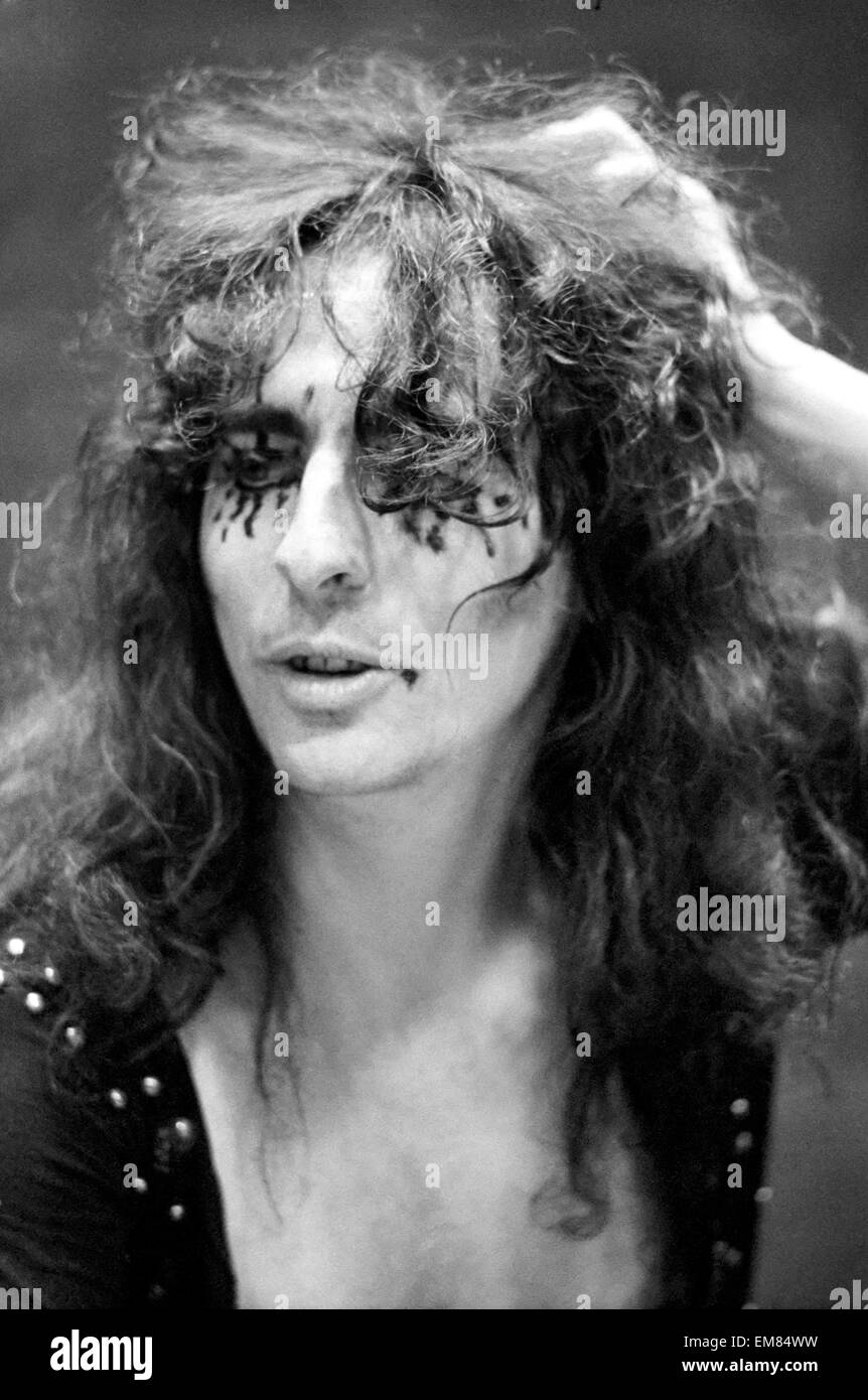 Alice cooper 1971 hi-res stock photography and images - Alamy