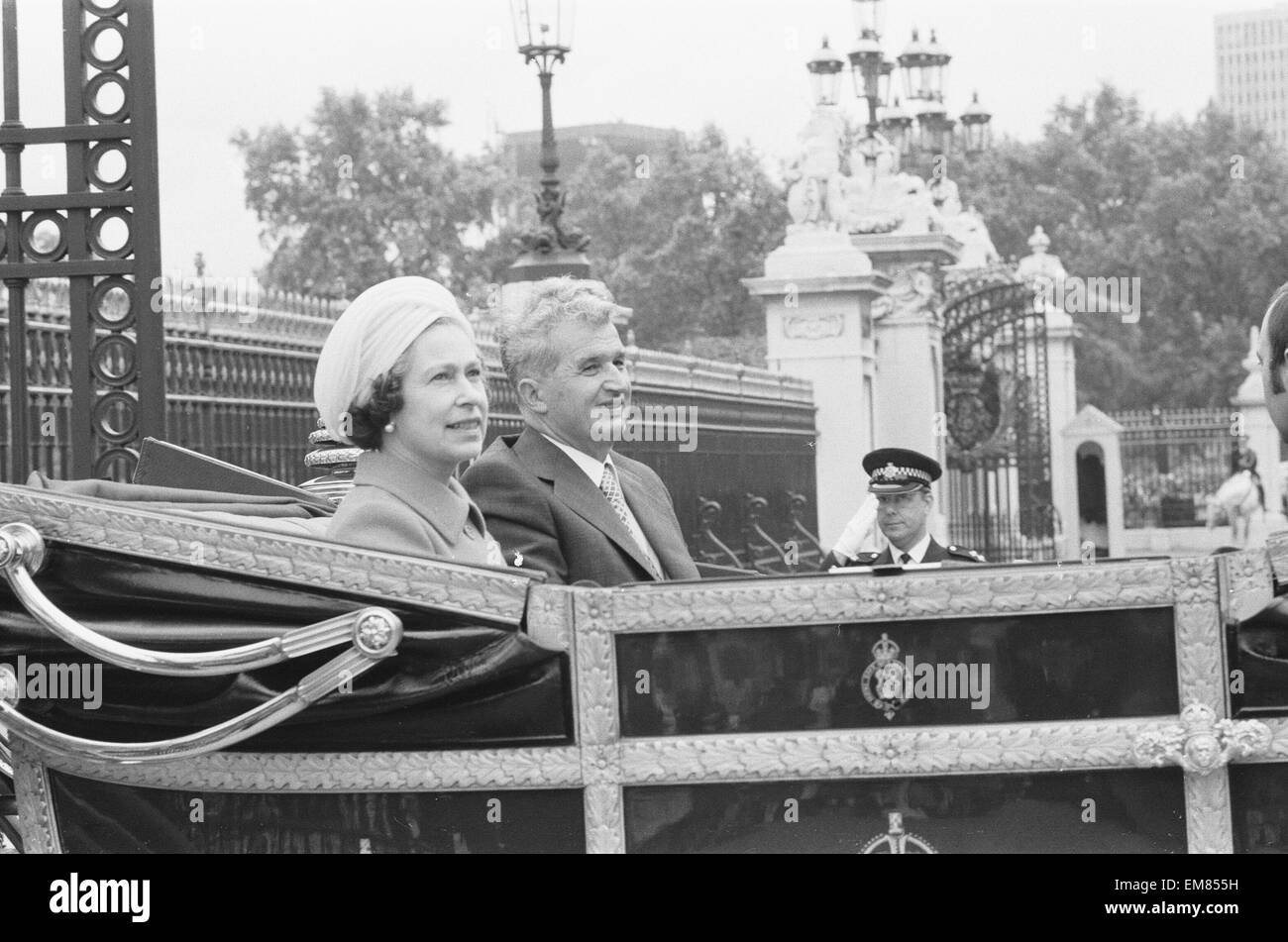 Queens state coach Black and White Stock Photos & Images - Alamy