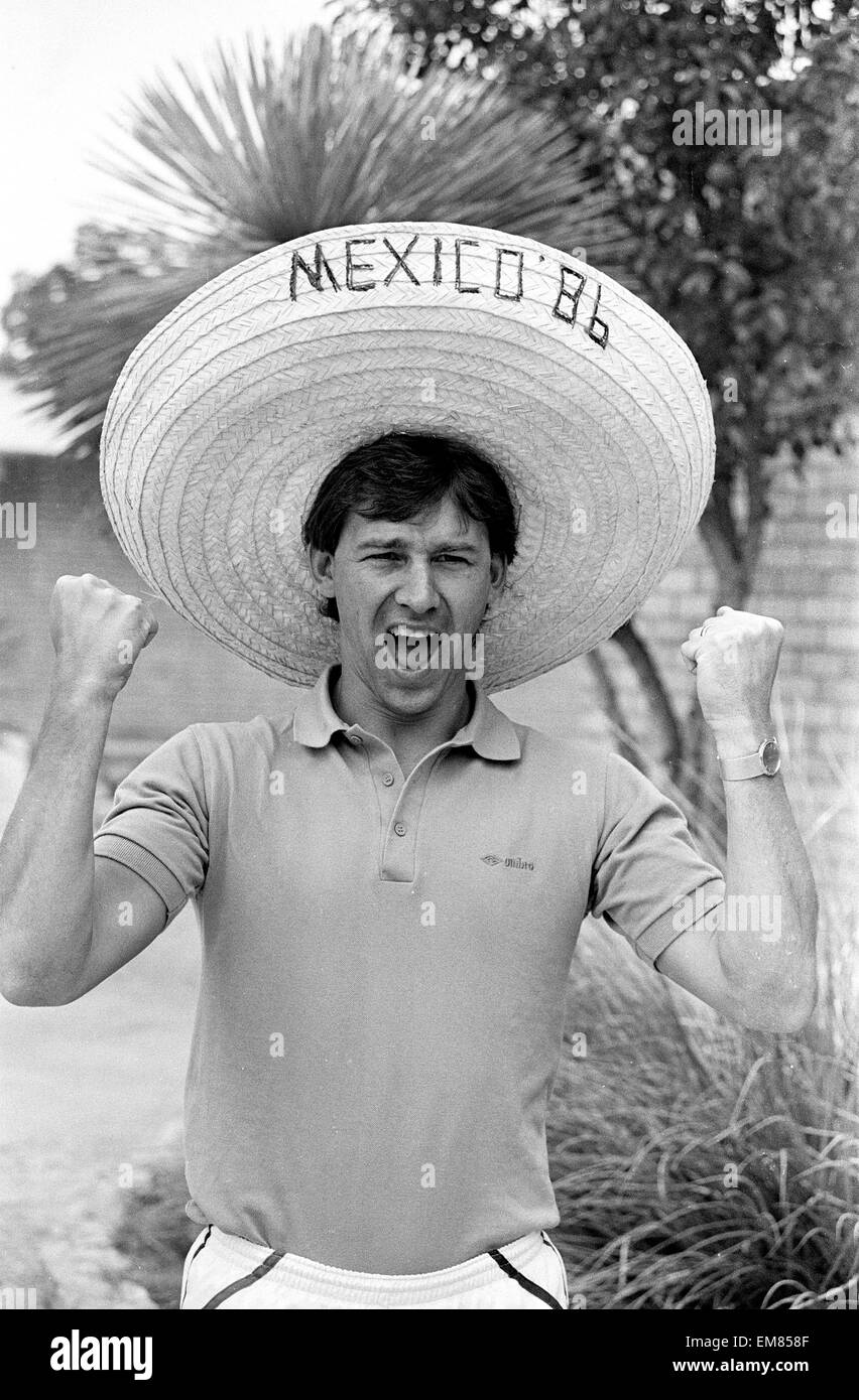Bryan robson 1986 hi-res stock photography and images - Alamy