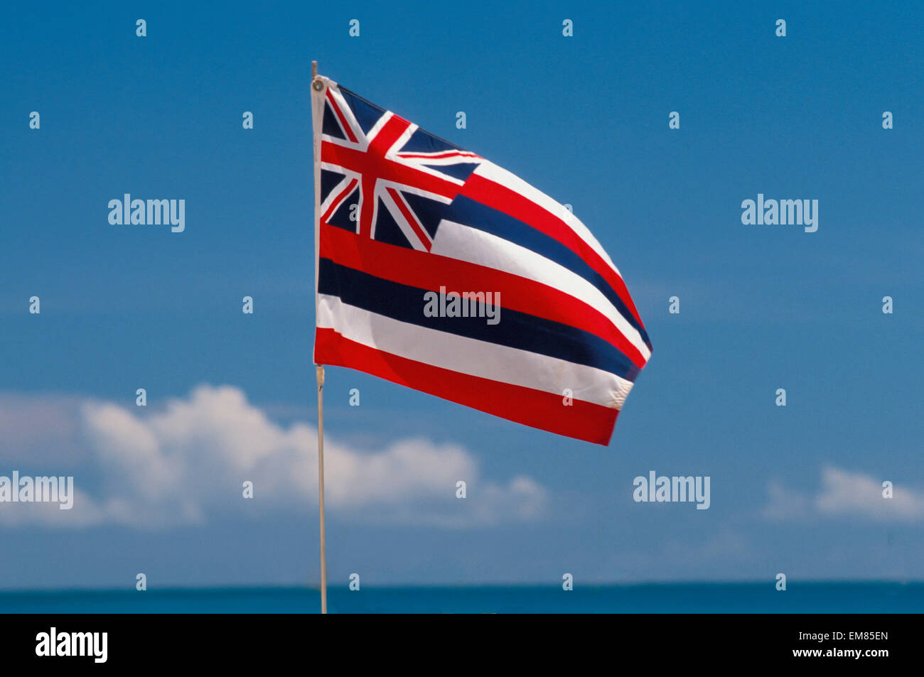 Hawaii, Hawaiian Flag, Blue Sky And Clouds, Ocean And Horizon In ...