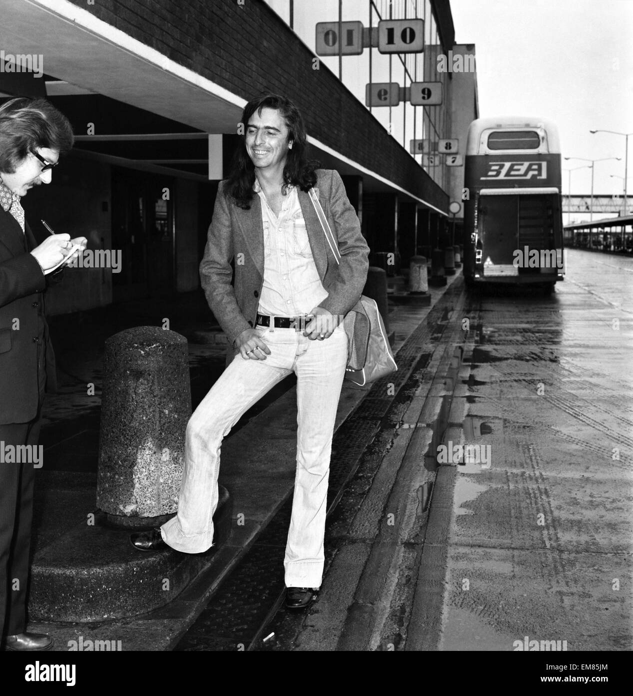 Alice cooper 1974 hi-res stock photography and images - Alamy