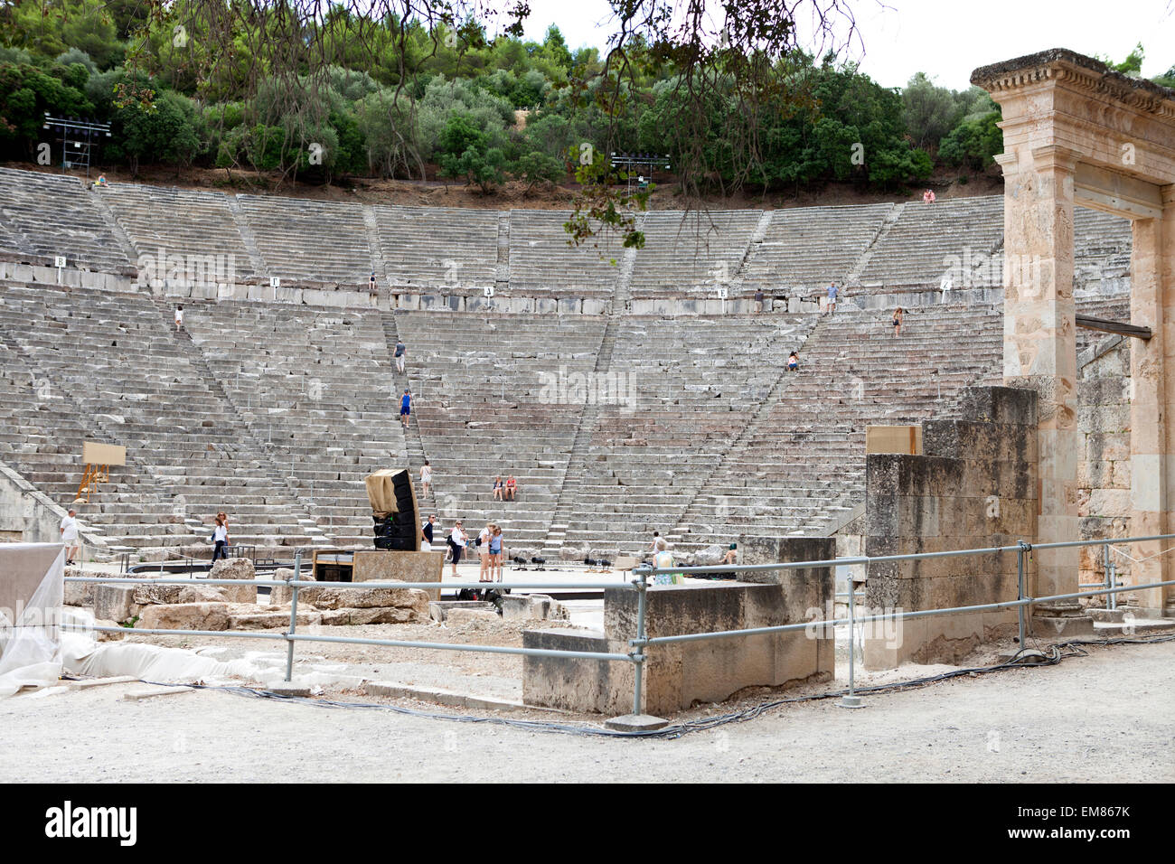 Amphitheater acoustics hi-res stock photography and images - Alamy