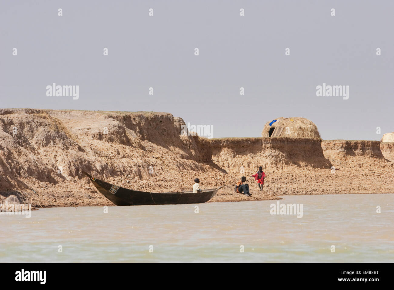 Village along the shores of the Niger River between Mopti and Lake Debo ...
