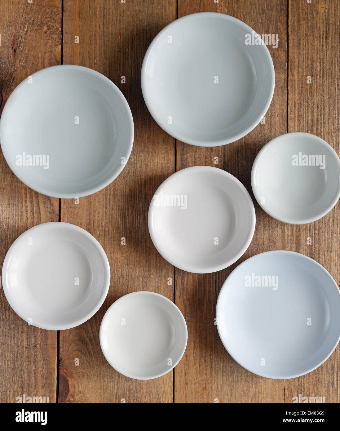 Plates on table cloth hi-res stock photography and images - Alamy