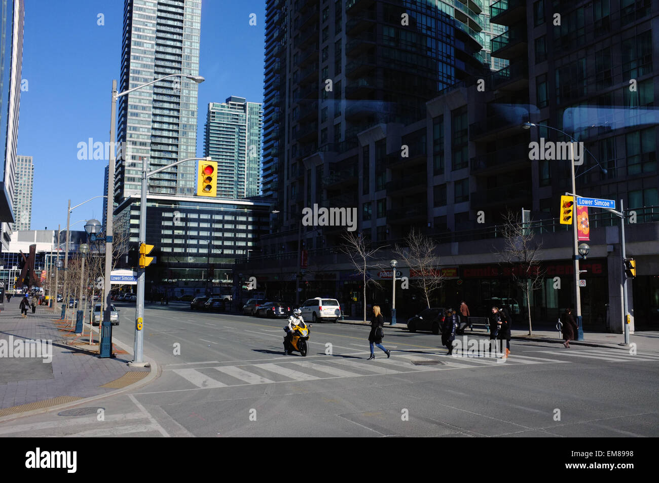 Toronto pedestrian crossing hi-res stock photography and images - Alamy