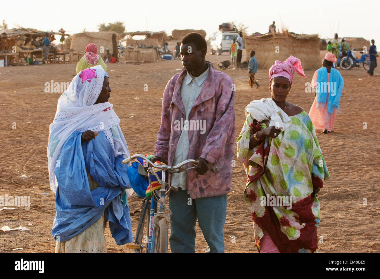 People near the Bani River, Mali Stock Photo - Alamy