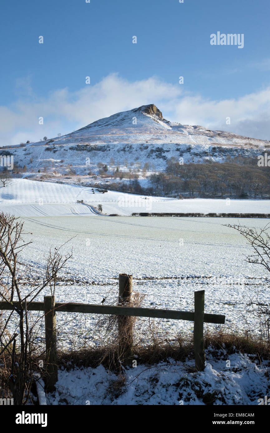 Roseberry Topping in Snow, Newton under Roseberry, North Yorkshire ...