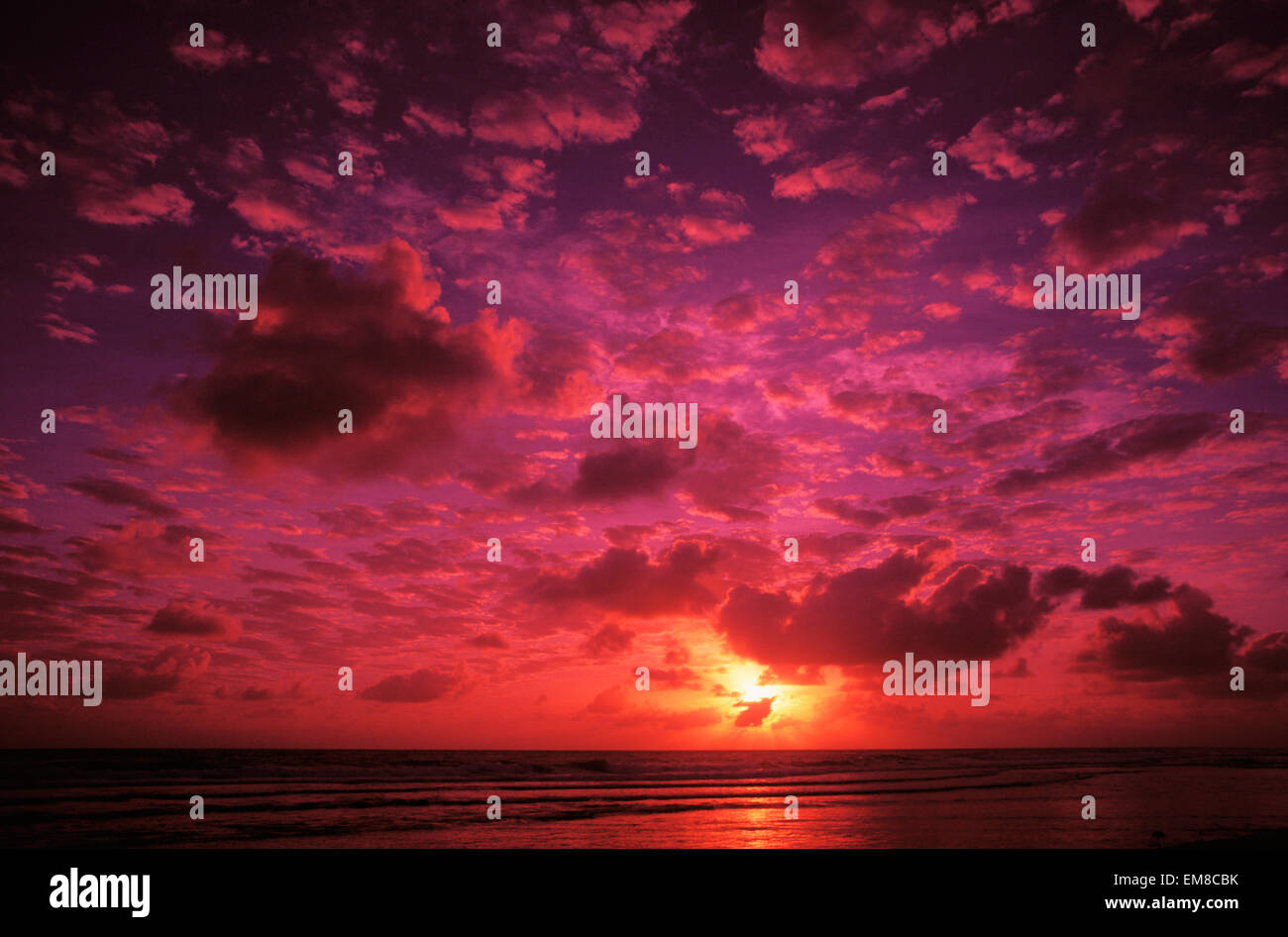 Kiribati, Kiritimati (Christmas Island), Colorful Sunset Over The Ocean ...