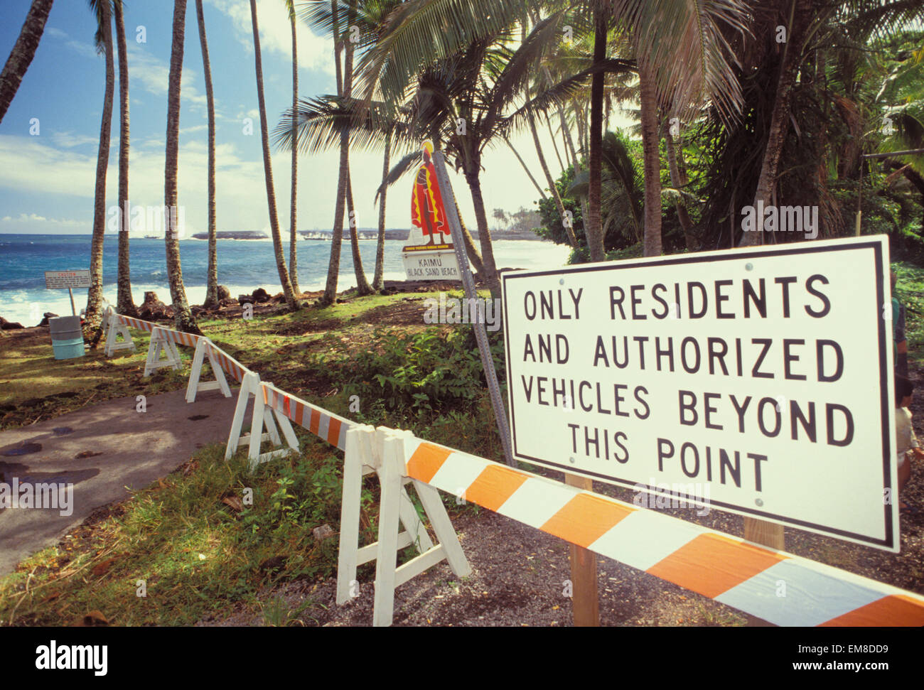 Black block hi-res stock photography and images - Alamy