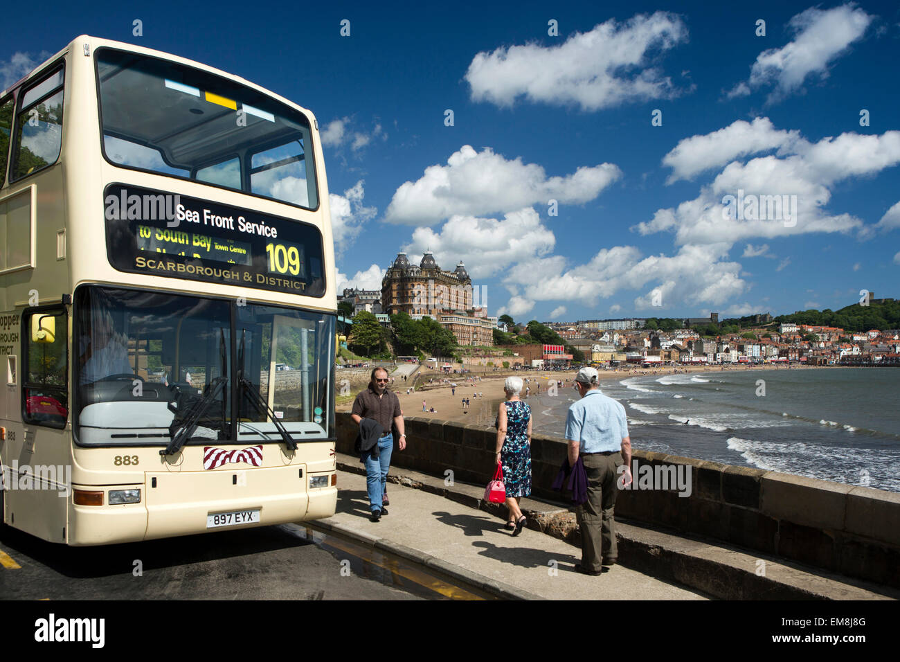 Scarborough seafront hi-res stock photography and images - Alamy