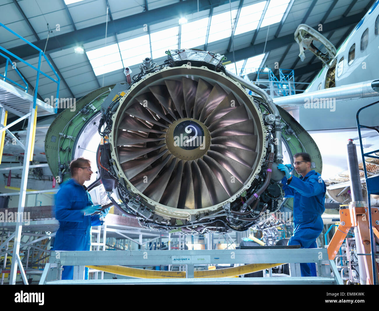 Two engine aircraft hi-res stock photography and images - Alamy
