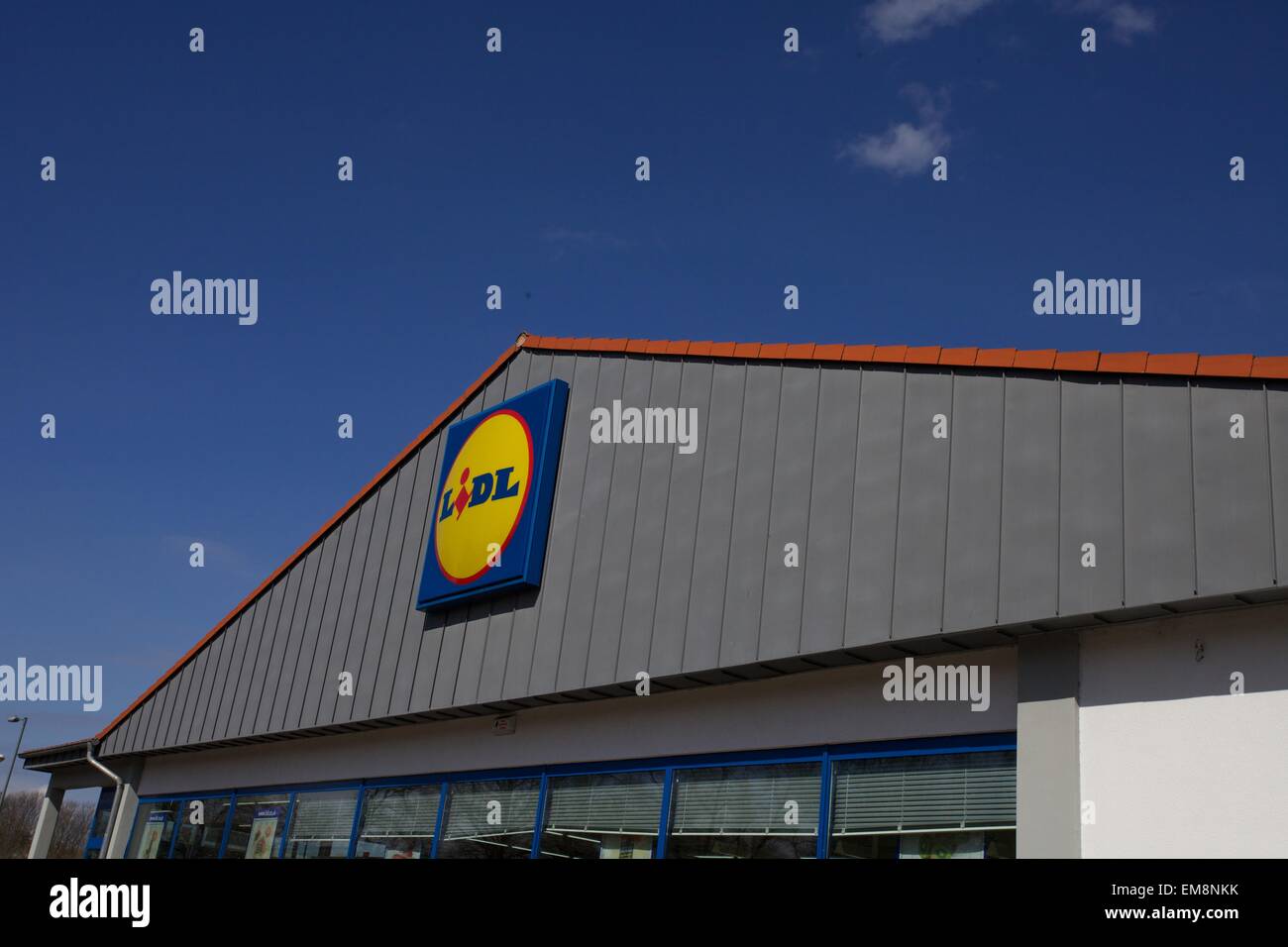 Lidl store front hi-res stock photography and images - Alamy