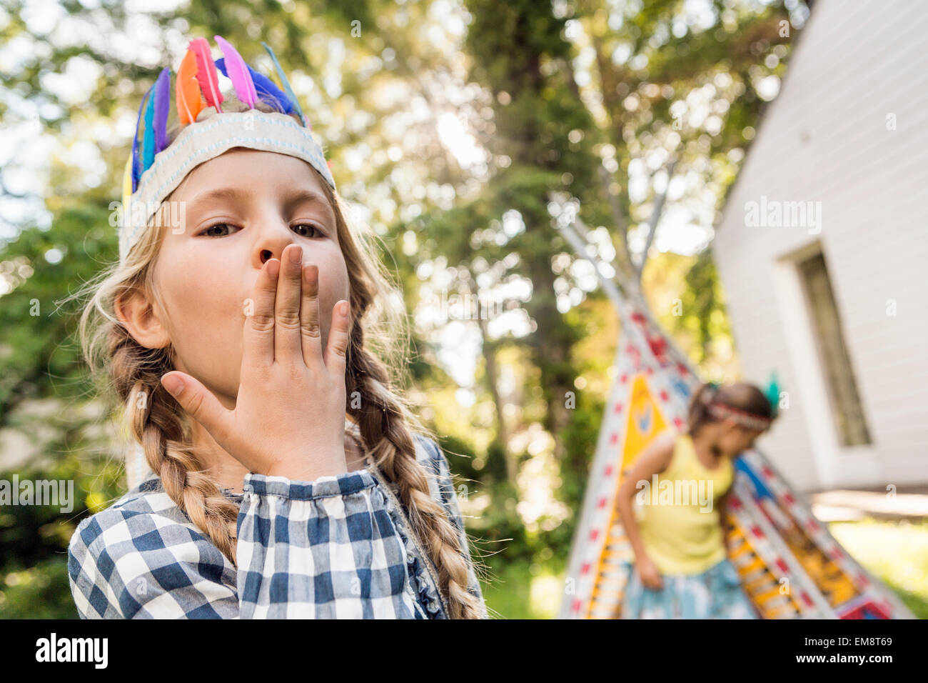 Native american headdress hi-res stock photography and images - Alamy