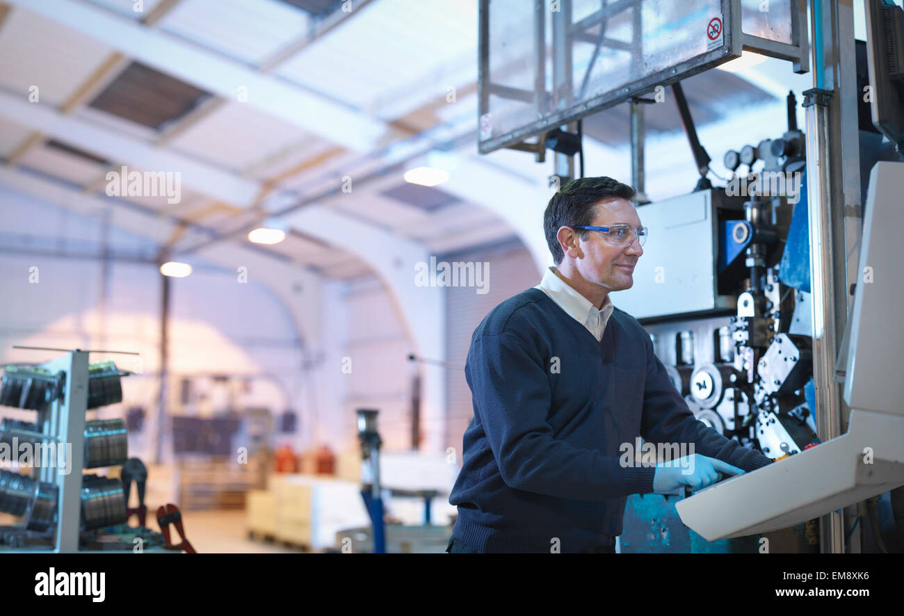 Parts of machinery hi-res stock photography and images - Alamy