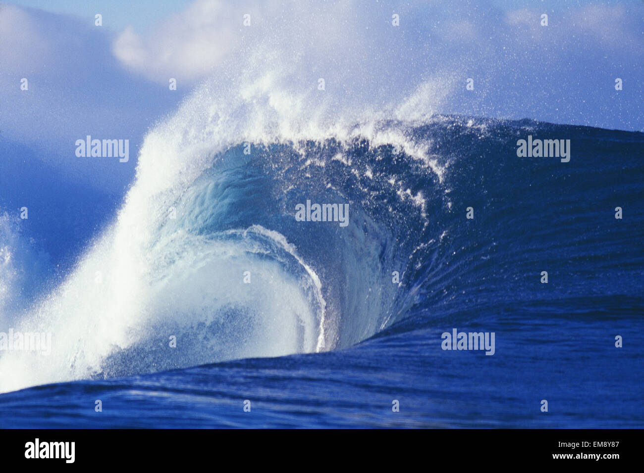 Hawaii, Oahu, Perfect Wave At Pipeline Stock Photo - Alamy