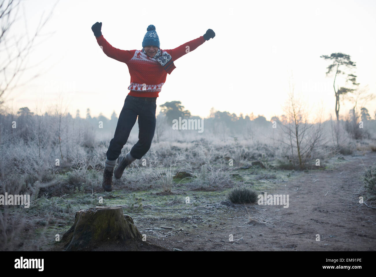Man jumping from tree hi-res stock photography and images - Alamy