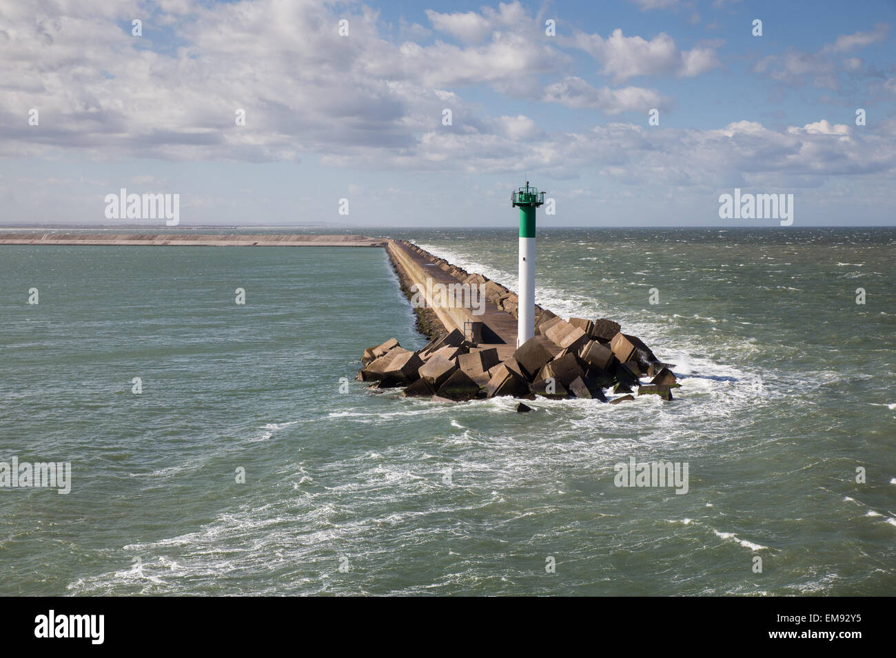 Wake from boat on cross channel ferry hi-res stock photography and ...