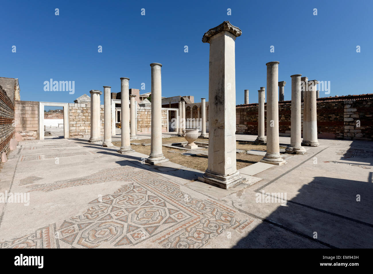 Ancient synagogue sardis turkey hi-res stock photography and images - Alamy