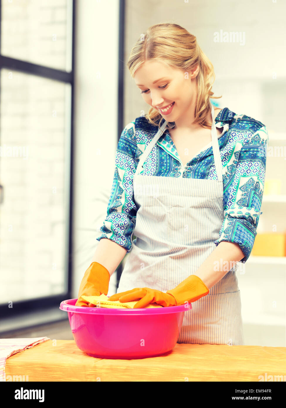 housewife washing dish at the kitchen Stock Photo - Alamy