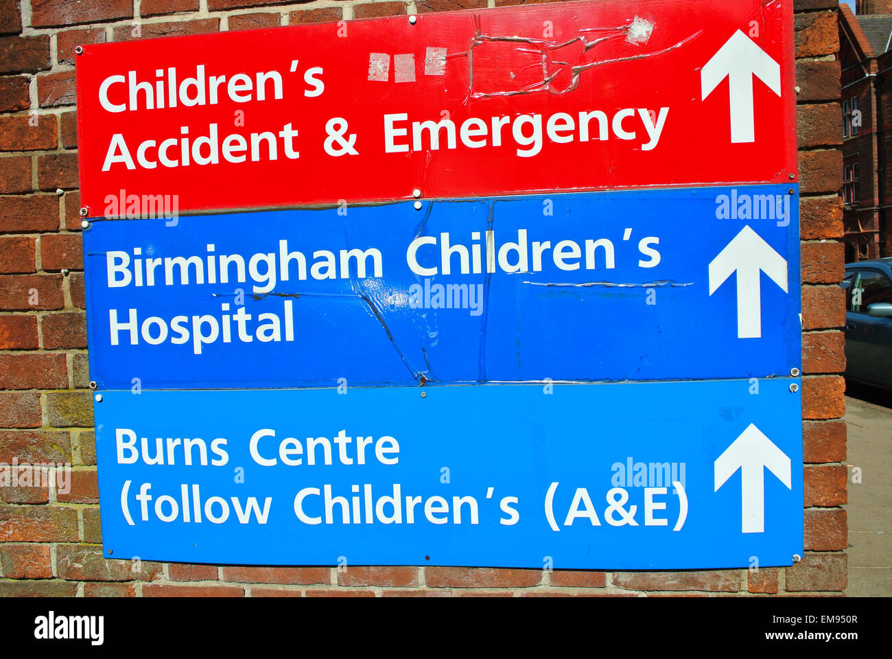 Birmingham Children Hospital Sign England UK Stock Photo - Alamy