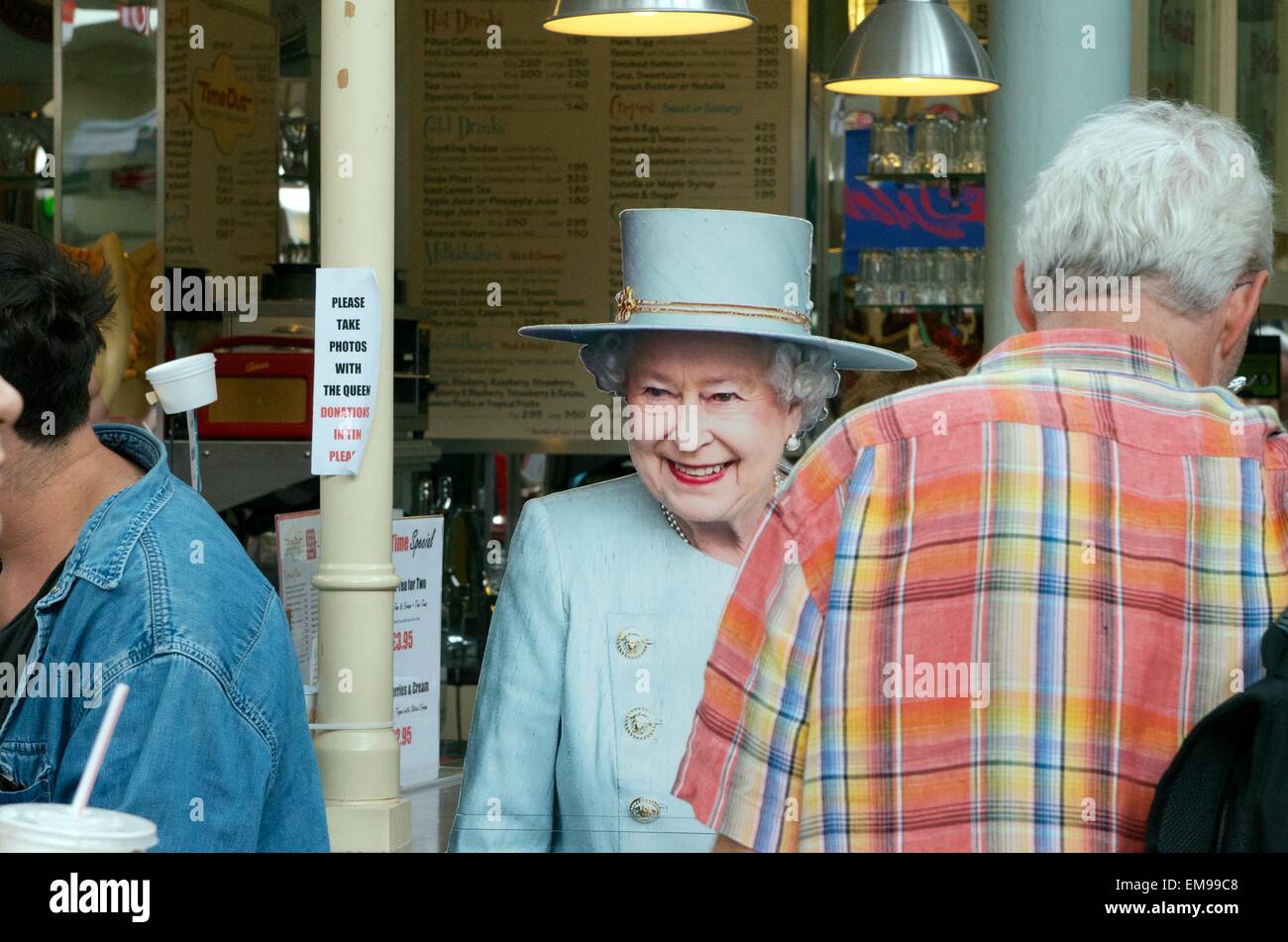 Queen cut out hi-res stock photography and images - Alamy
