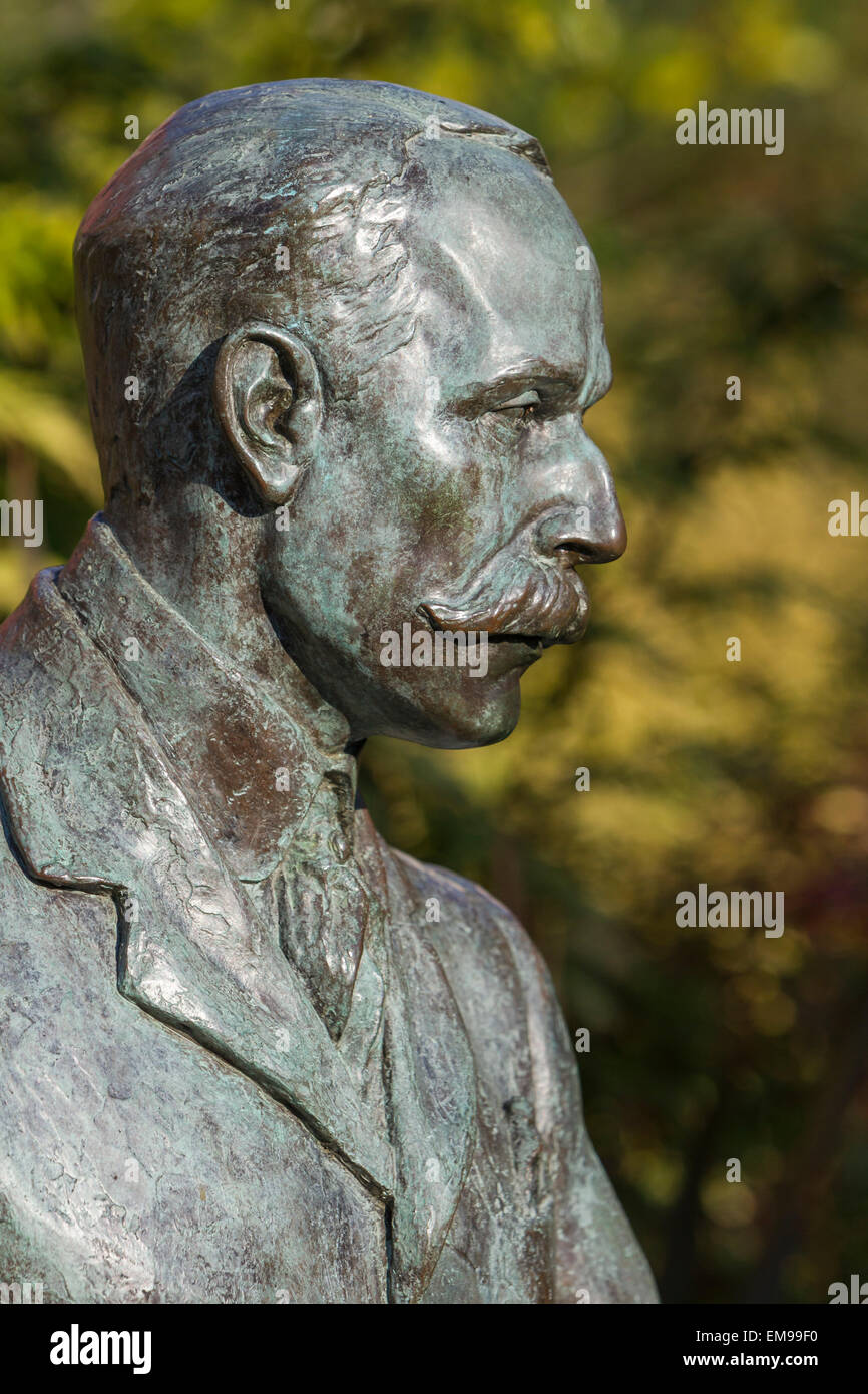 Edward elgar statue great malvern hi-res stock photography and images ...