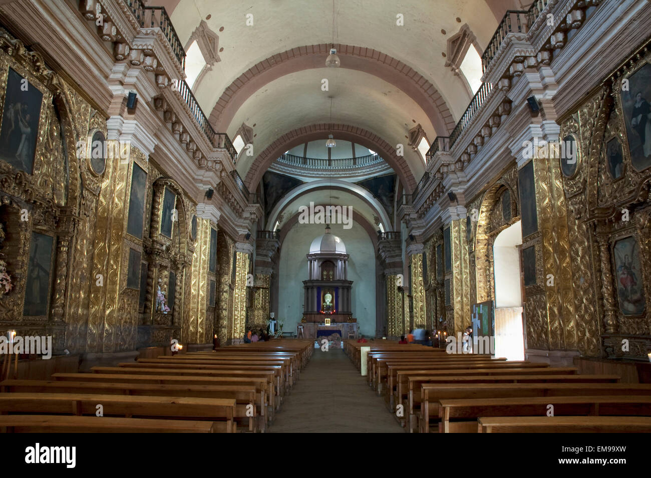 Central Nave Of The Santo Domingo Church, San Cristobal De Las Casas, Chiapas, Mexico Stock ...