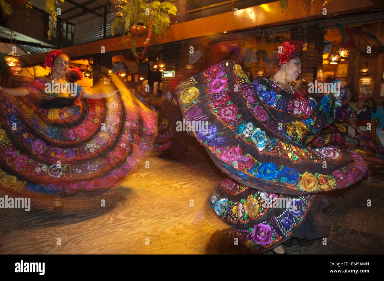 Regional Dance Performance At Las Pichanchas Restaurant, Tuxtla ...