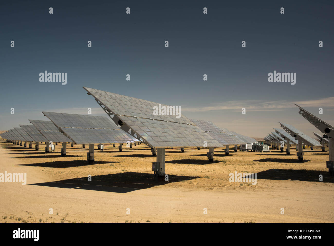Borrego Springs, CA, USA. 11th Apr, 2015. Solar panels at solar energy ...