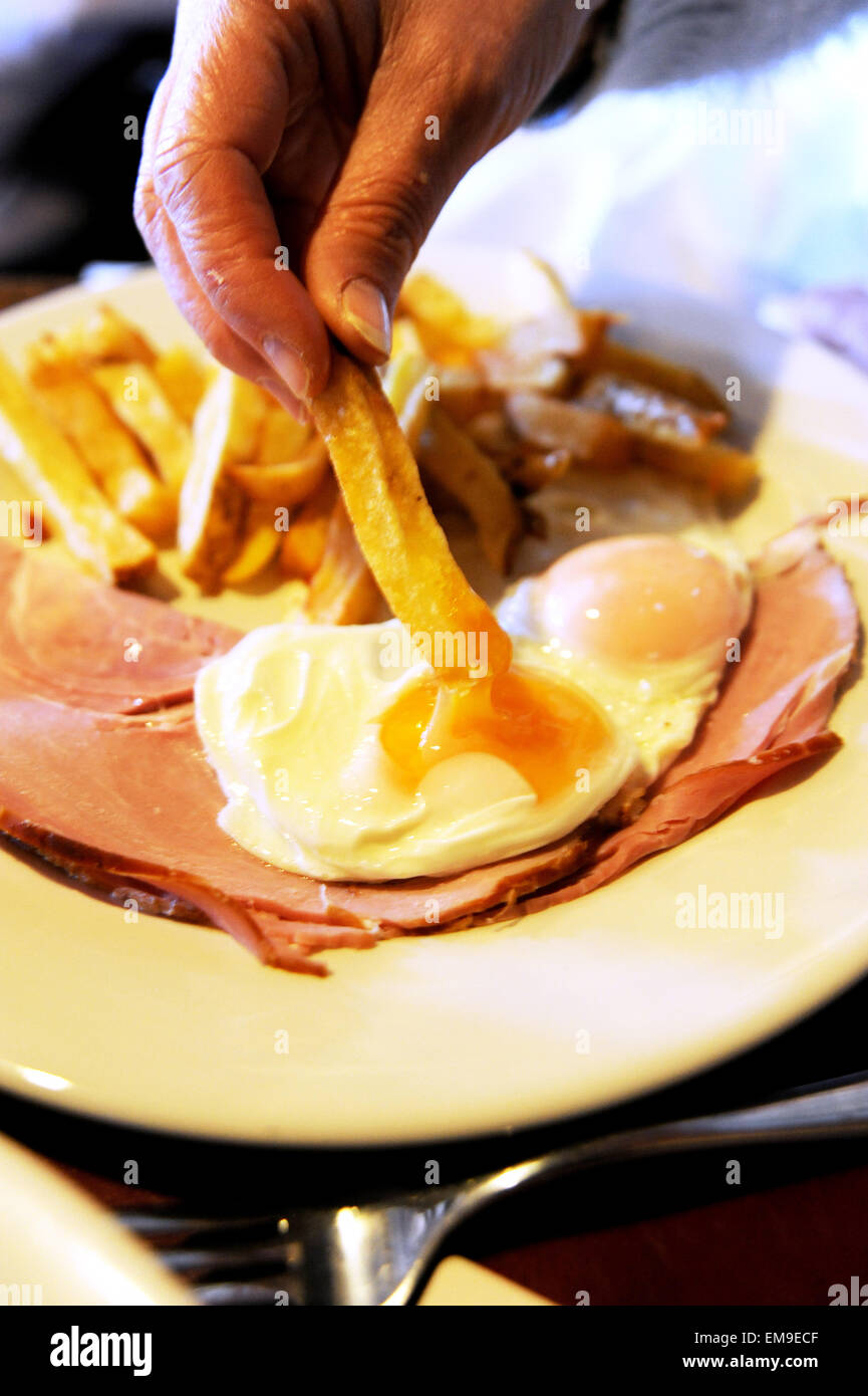 Ham egg chips hi-res stock photography and images - Alamy