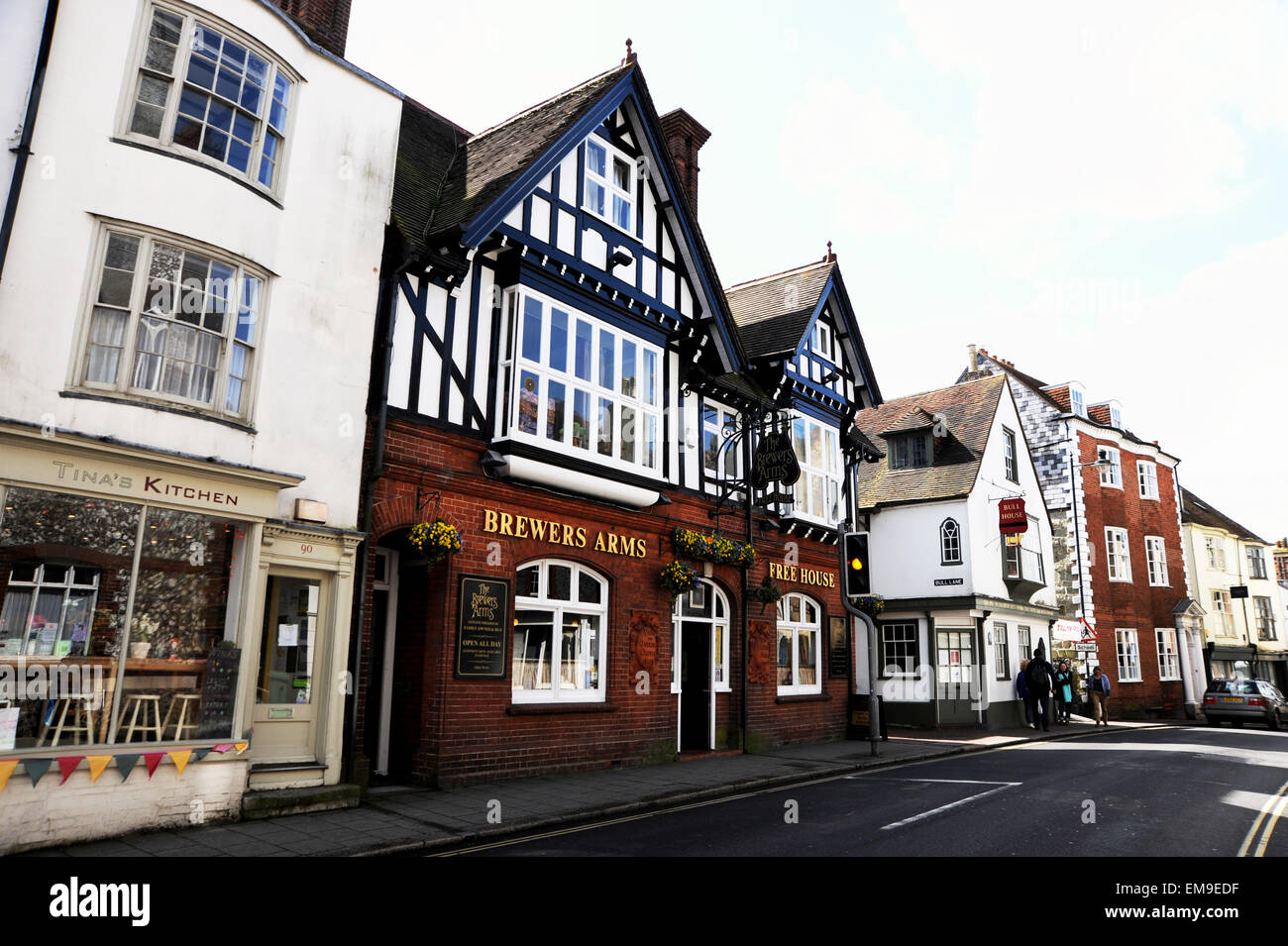 The Brewers Arms pub in Lewes High Street East Sussex UK Stock Photo ...