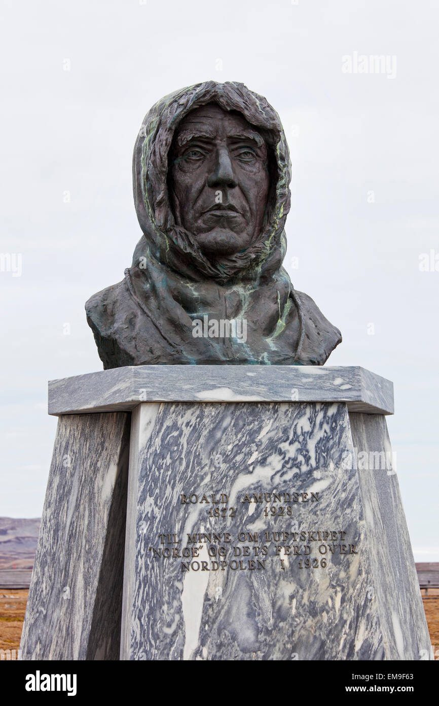 Bust of roald amundsen hi-res stock photography and images - Alamy